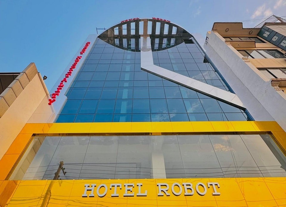 Robot Hospitality Pvt. Ltd. | Smart Service & Innovation in Hospitality